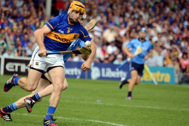 Conoce en qué consiste el Hurling, el deporte más antiguo de Irlanda.